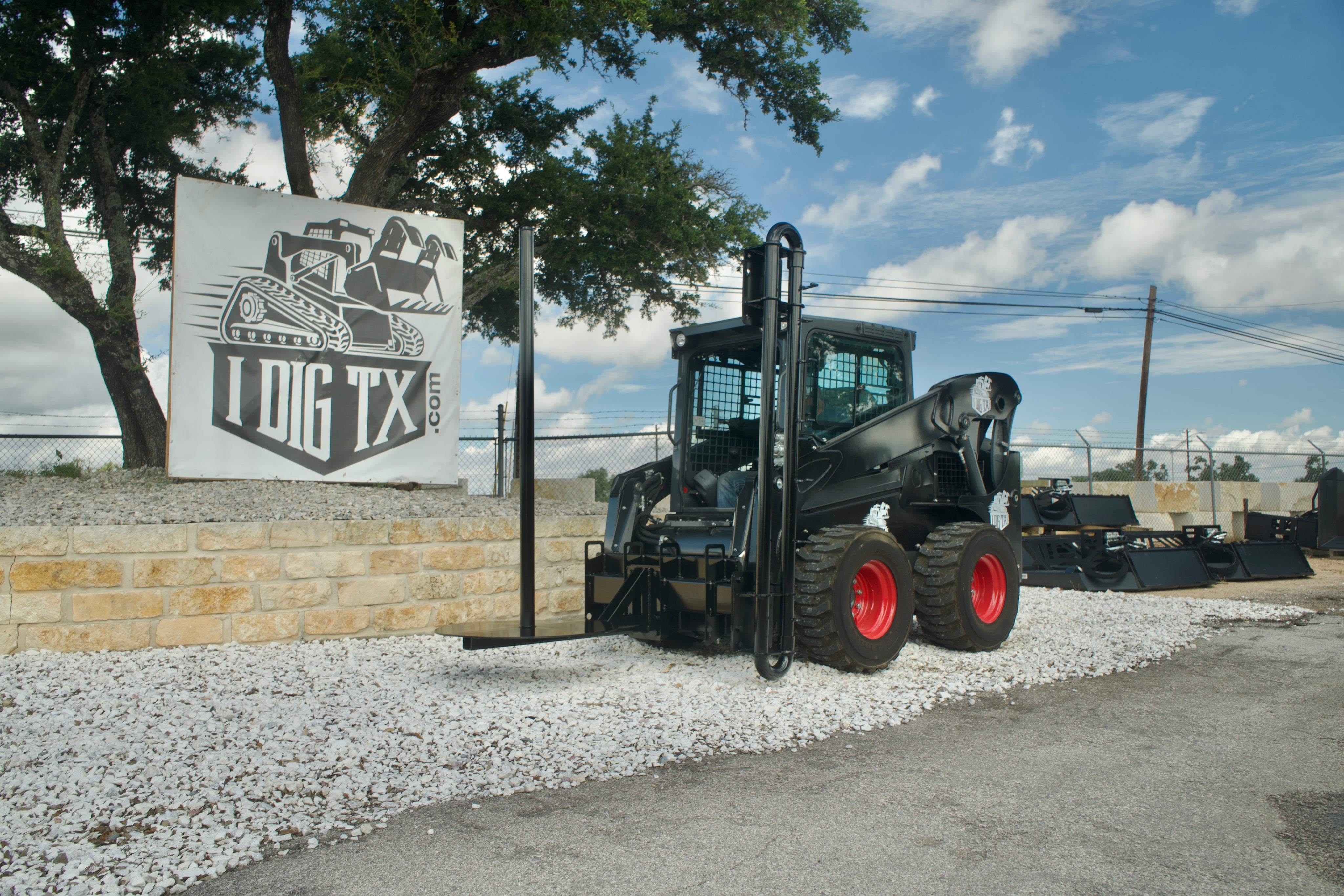 Skid Steer Fence Stretcher – Deluxe Mount – I Dig Texas